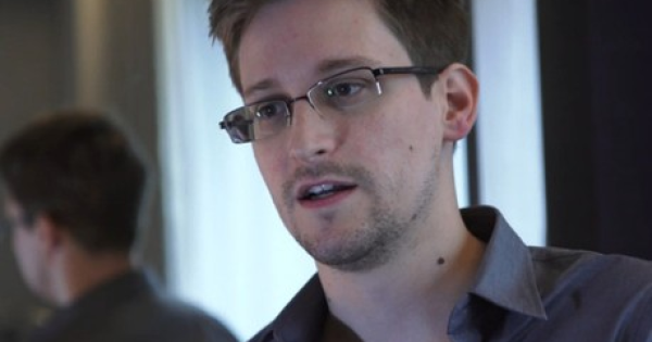 Snowden i dansk interview: Danmark giver millioner af oplysninger til ...