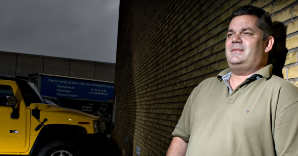 Frank Rasmussen sender advokater efter stifter af kendt dansk trafik ...