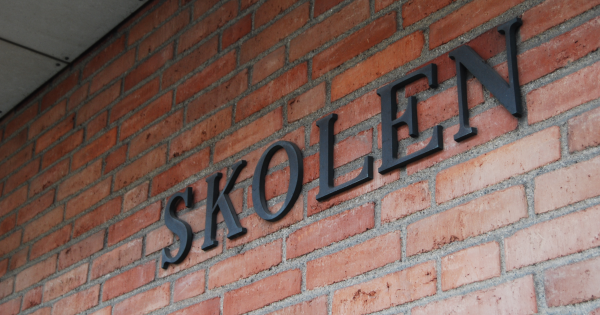 Danske skoler skal være mobilfri: Her er de nye anbefalinger ...
