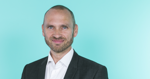 Efter lukning af Fullrate: Topchef Lars Asger Petersen skifter til ...