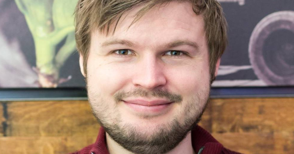 Datalogi-adjunkt Magnus Madsen har opfundet et nyt programmeringssprog ...