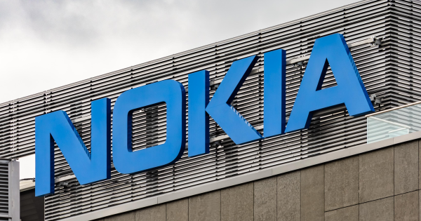 Historisk comeback under opsejling: Nokia splittes op i to og får en AI ...