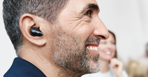Test: Sennheiser nyeste kreation er meget mere end et headset - men ...