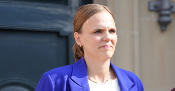 Kom tæt på Danmarks nye digitaliserings-minister: 33-årige Caroline ...