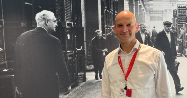 Morten Pors Simonsen samlede stumperne efter cyberangreb mod fabrik ...